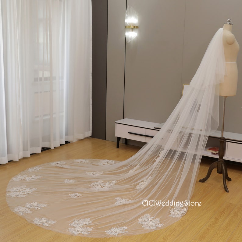 Light Champagne Flowers Wedding Veil With Blusher Elegant - Etsy