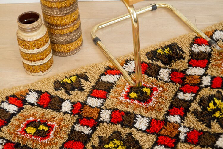 Mid Century Rya Teppich in braun, Geometrisches Design handgeknüpfter ...