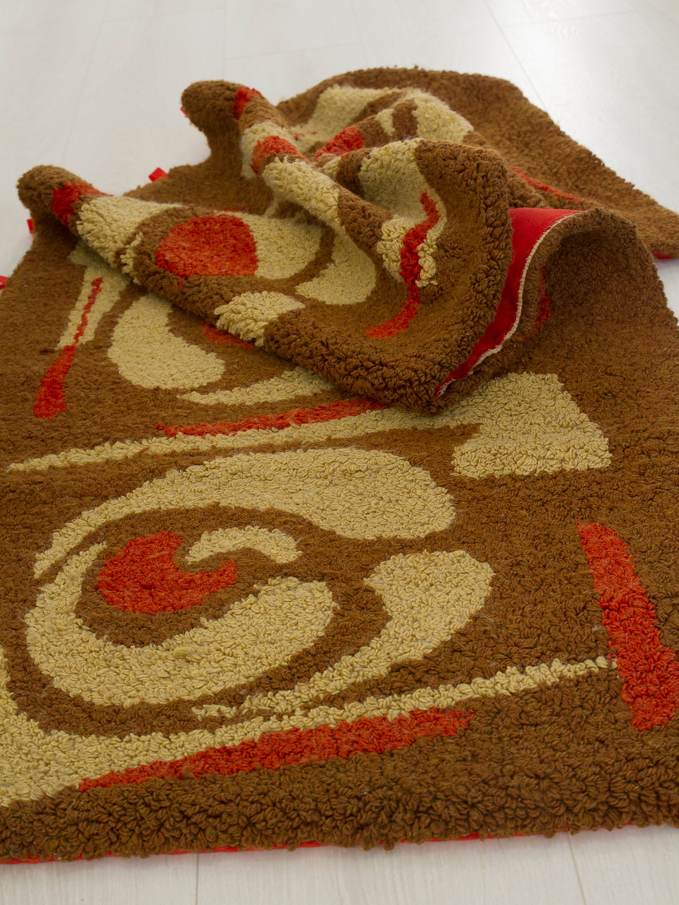 Mid Century Rya Teppich in braun, Geometrisches Design handgeknüpfter ...