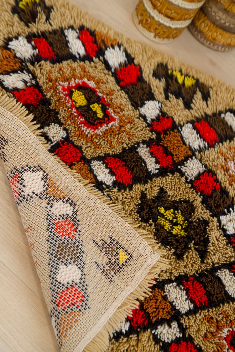 Mid Century Rya Teppich in braun, Geometrisches Design handgeknüpfter ...