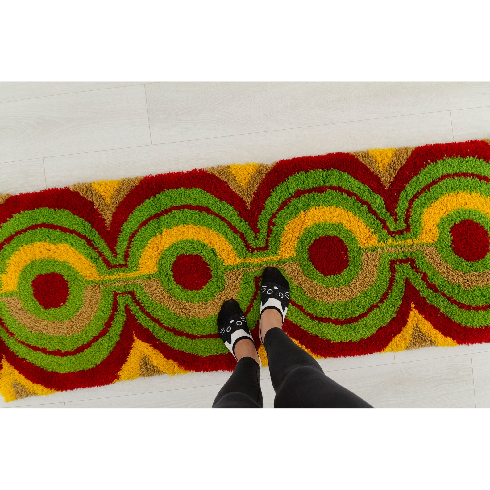 Mid Century Rya Rug With Circle Pattern, Retro Orange and Red Latch ...