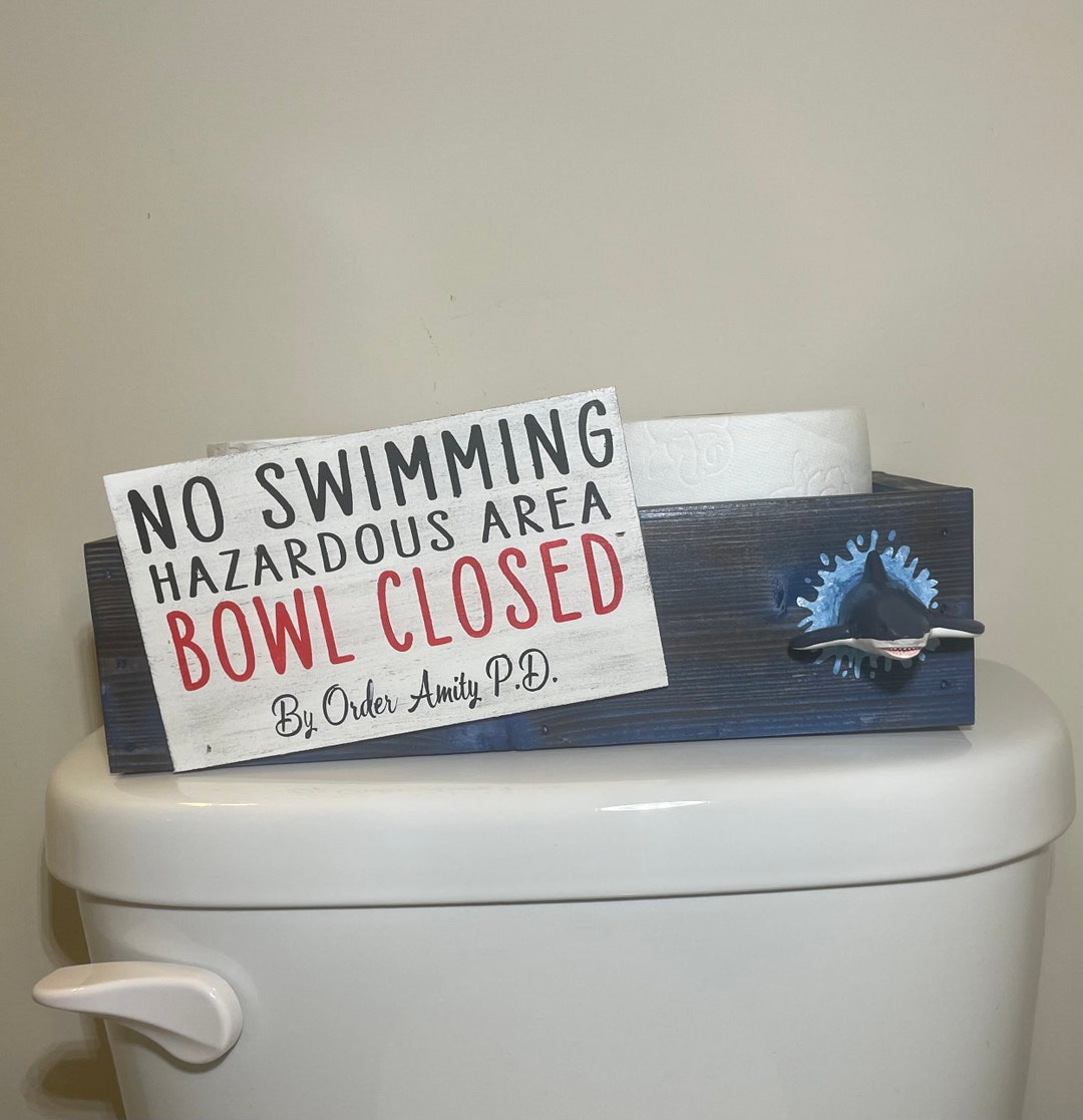 Jaws Movie Decor, Funny Bathroom Humor, Fun Bath Storage, Jaws Decor ...