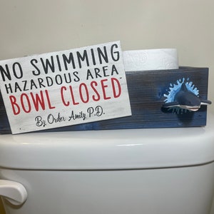 Jaws Movie Decor, Funny Bathroom Humor, Fun Bath Storage, Jaws, Shark ...