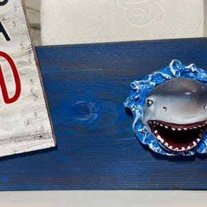 Jaws Movie Decor, Funny Bathroom Humor, Fun Bath Storage, Jaws, Shark ...