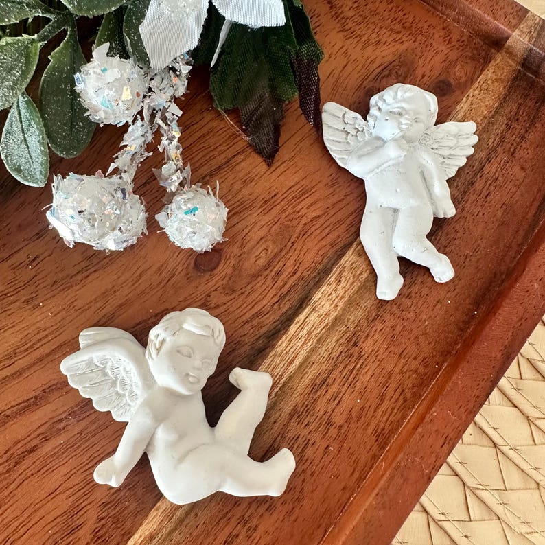 Memorial White Resin Angels Figurine , Cherubs With Wings , Catholic ...