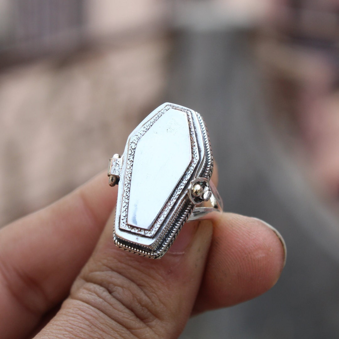 Beautiful Coffin Design Ring |pill Box~locket | Snuff Ring | Secret ...
