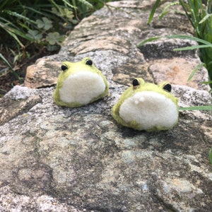 Set of Two Miniature Needle Felted Toads Wool Sculpture Toad Figurines ...