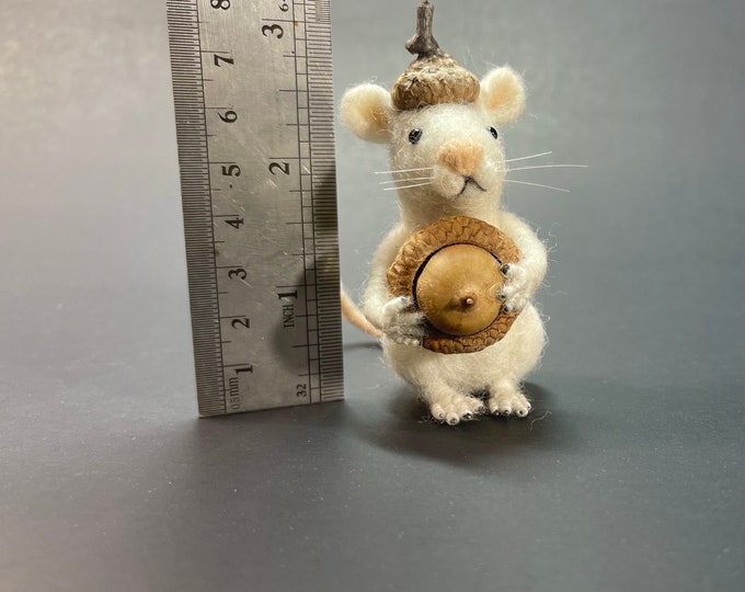 Needle Felted White Mouse Miniature Wool Figurine With Acorn Hat - Etsy