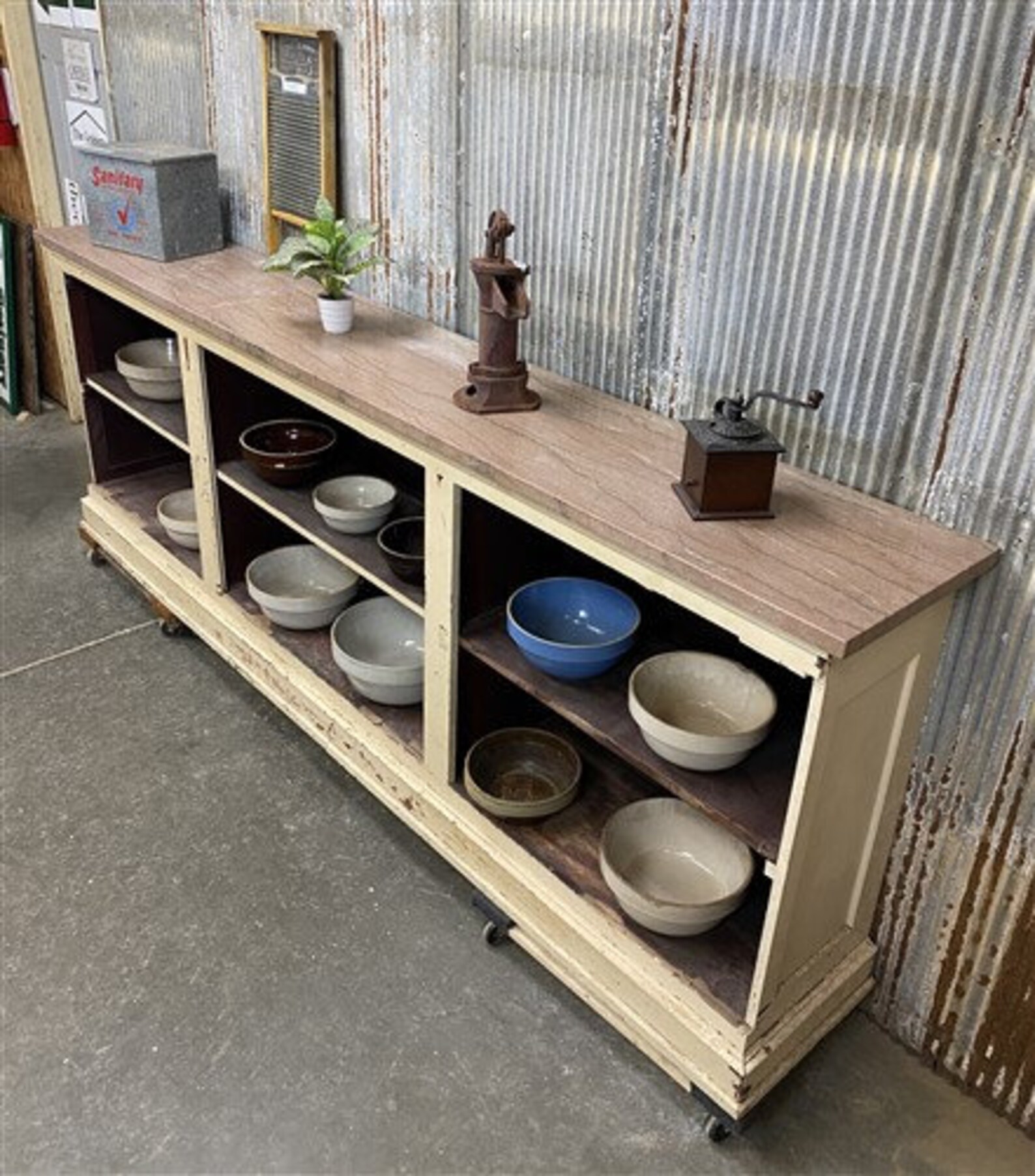 Store Counter Display Table, Tavern Bar, Kitchen Island, Back Bar Store ...