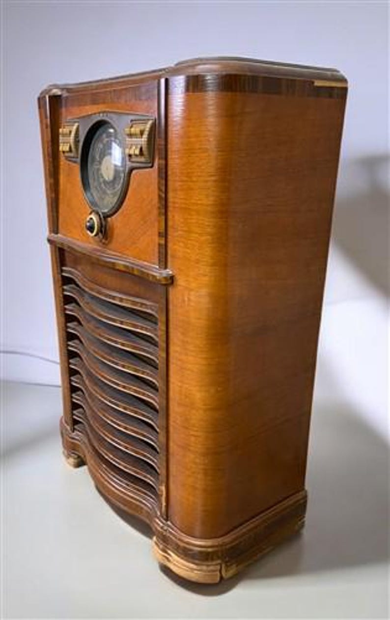 1940 Zenith Model 10S464 Radio, Vintage Floor Model, Wooden Cabinet ...