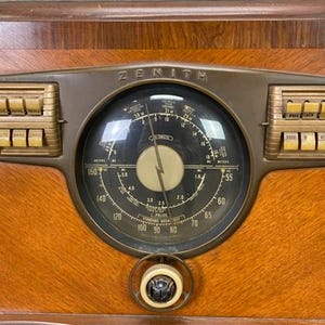 1940 Zenith Model 10S464 Radio, Vintage Floor Model, Wooden Cabinet ...