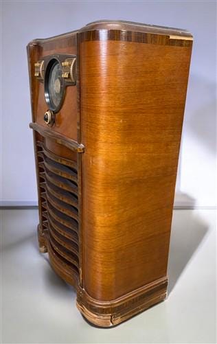 1940 Zenith Model 10S464 Radio, Vintage Floor Model, Wooden Cabinet ...