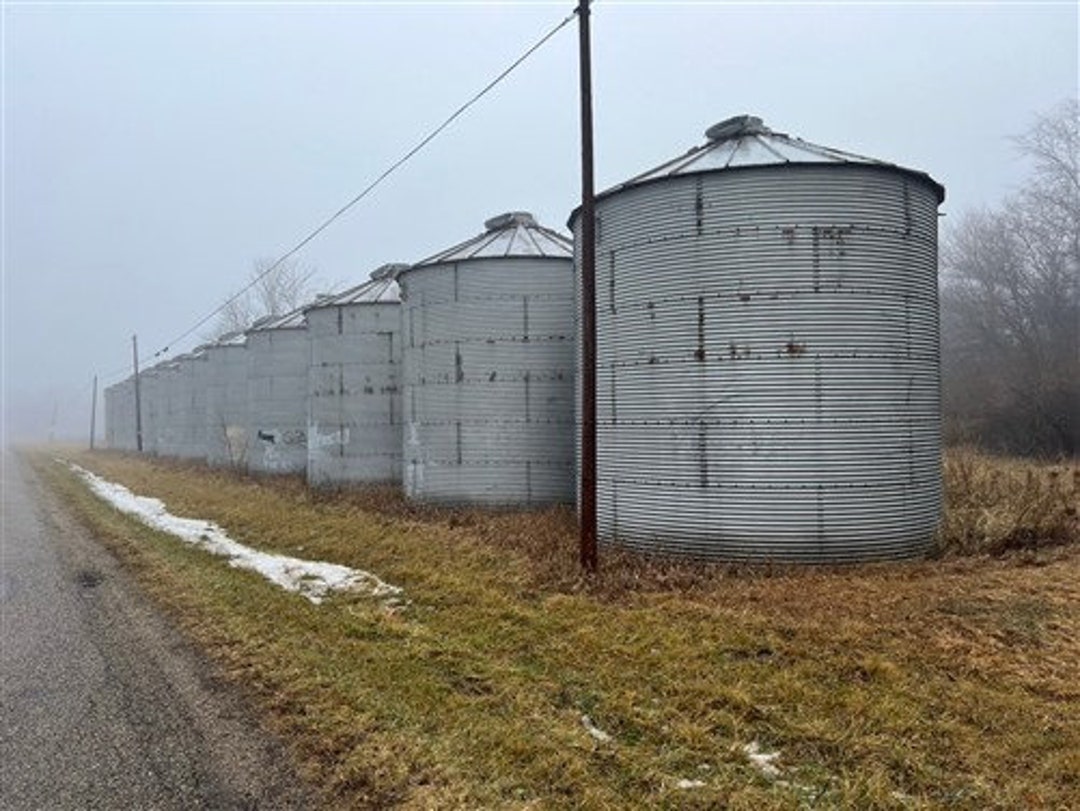 Grain Bin, Vintage Storage Shed She Shed Garage Garden Tool Tiny Home ...