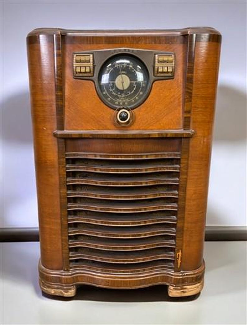 1940 Zenith Model 10S464 Radio, Vintage Floor Model, Wooden Cabinet ...