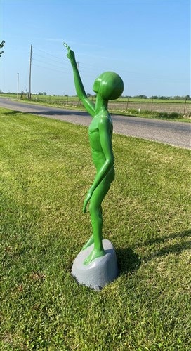 Alien Statue, Green Space Men, UFO Extraterrestrial Alien Art, Cast ...
