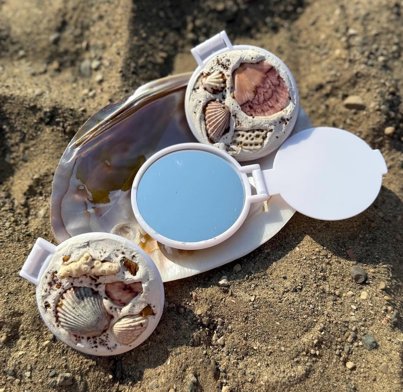 Handmade Seashell Compact Mirror, Beachy Travel Accessories - Etsy