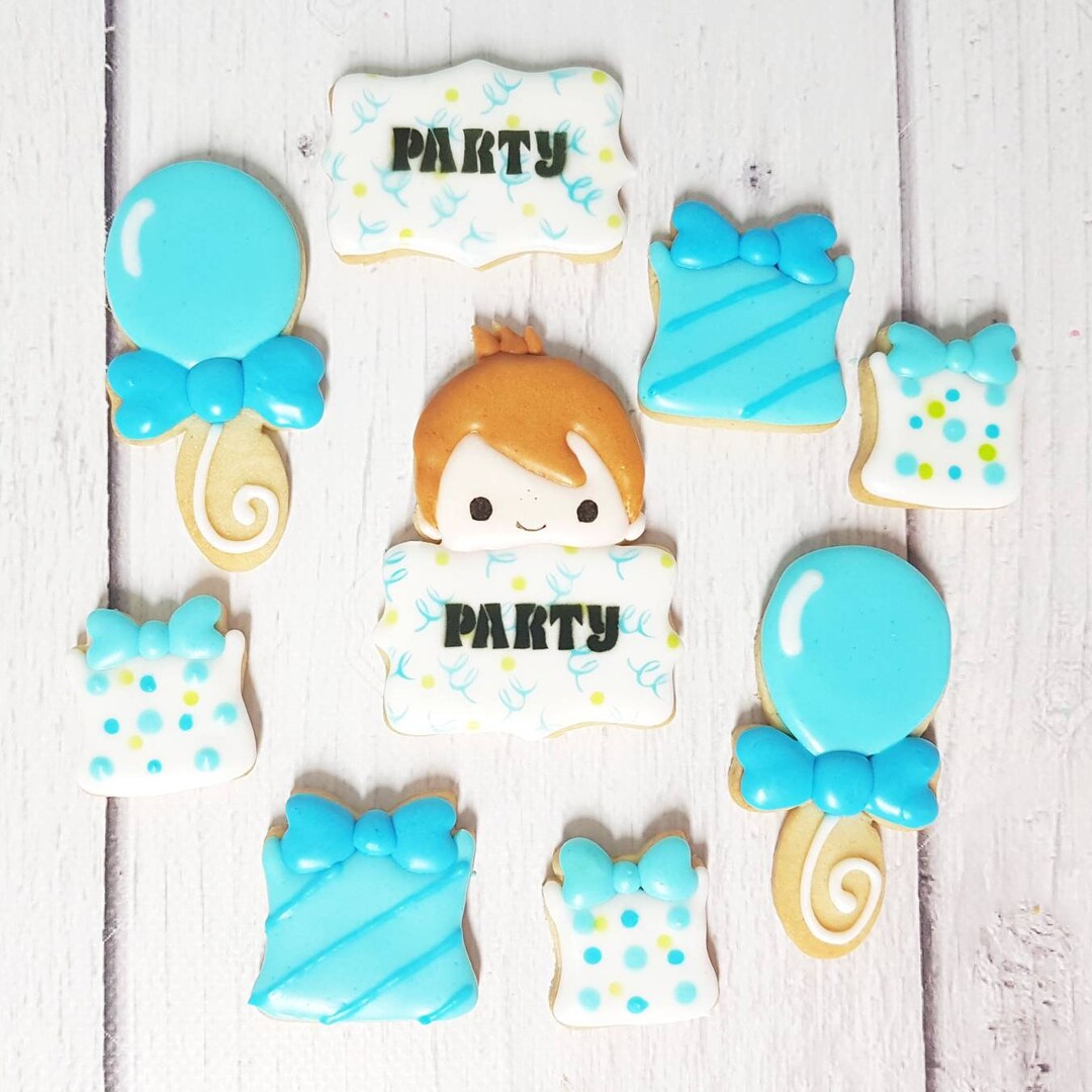 Cute Boy Holding Message Board cookie Cutter - Etsy