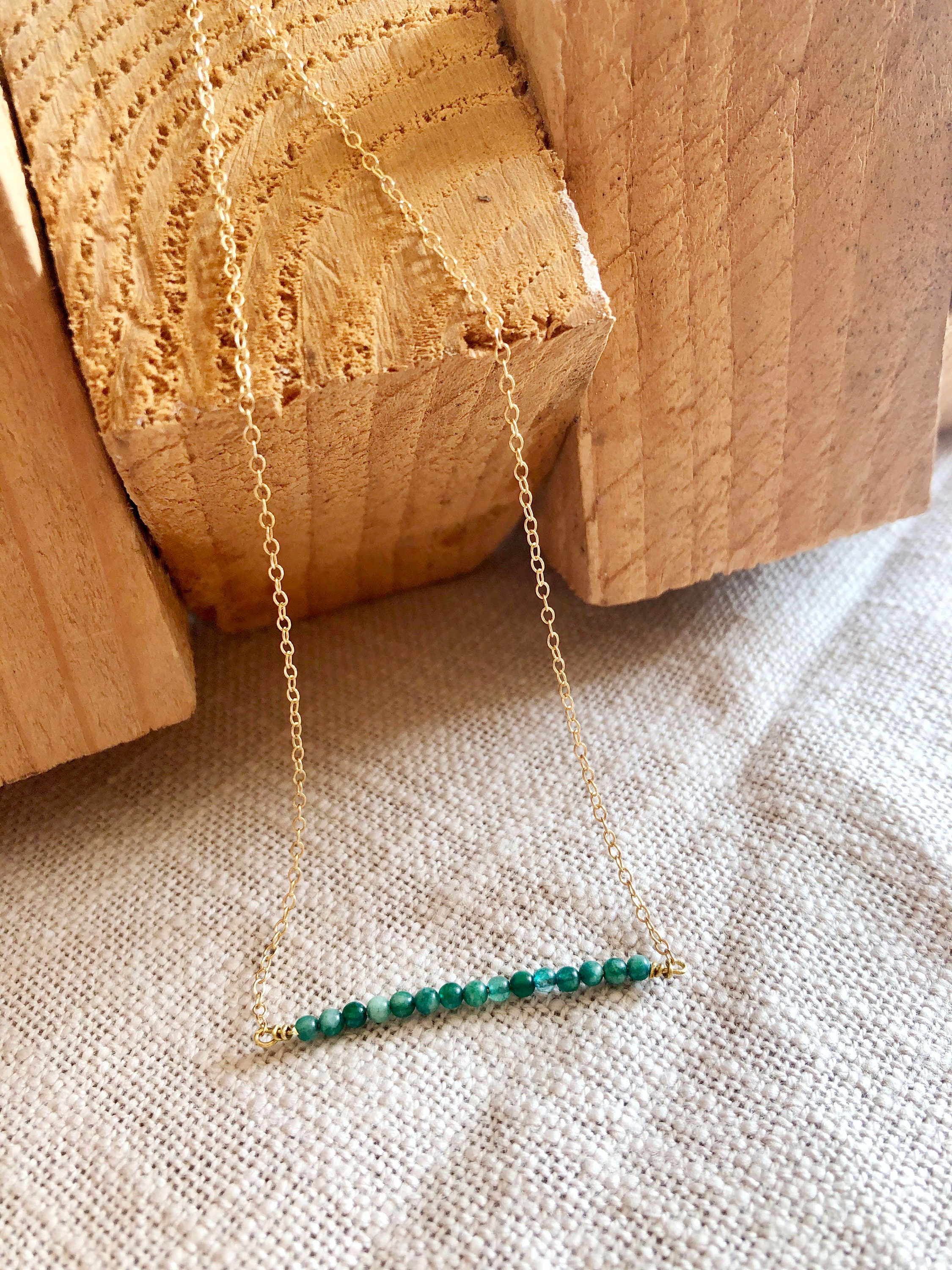 Piedras preciosas de jade verde natural collar-Tiny verde Stons-Beads ...