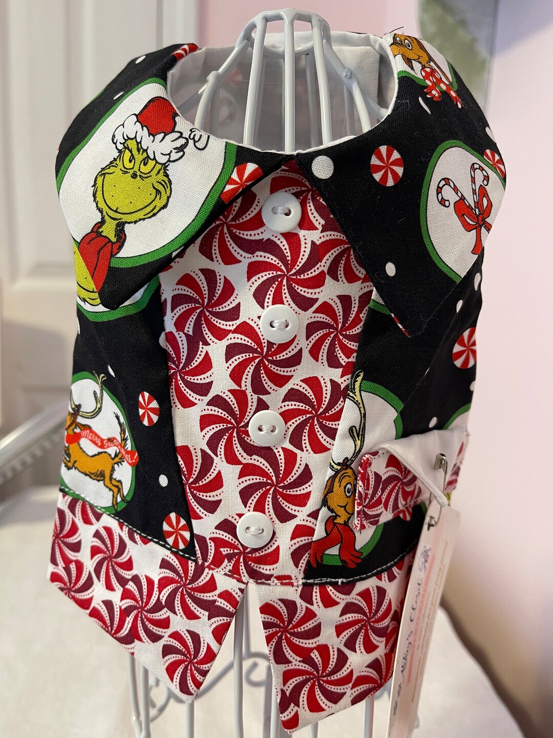 Black Grinch W/peppermints Vest - Etsy