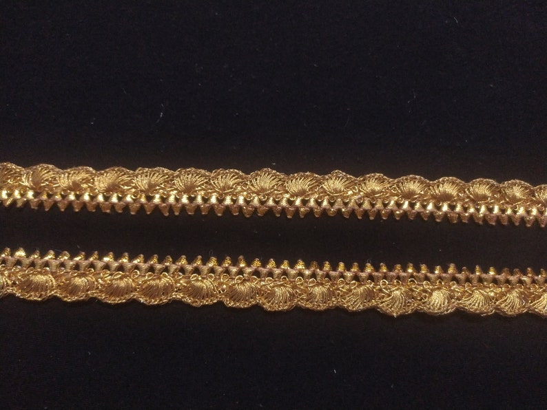 Indian Gold Scalloped Fringe Trim: Floral Embroidery Border, Sari ...