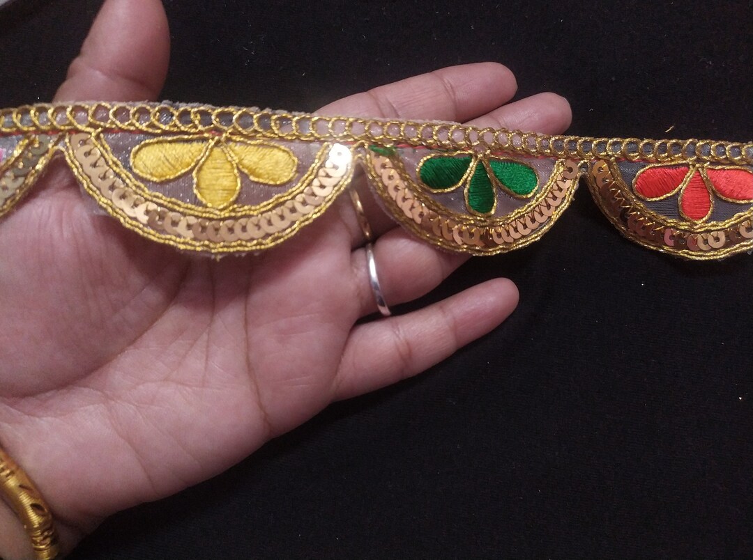 Floral Sequin Fringe Trim: Gold Embroidered Scallops, Indian Design - Etsy