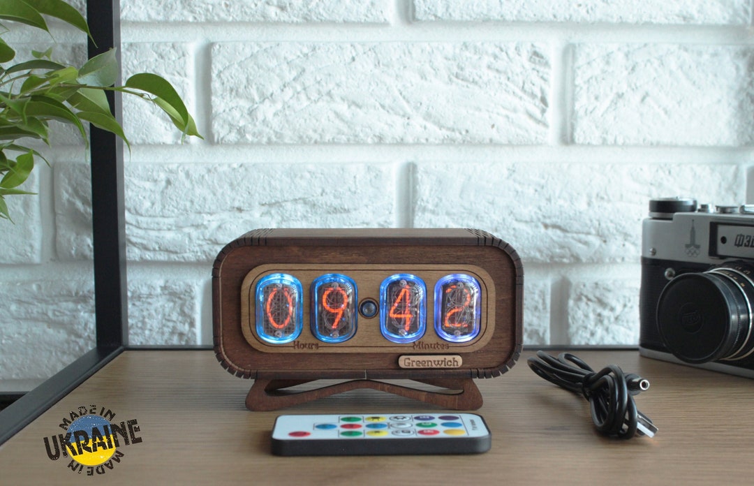Vintage Nixie Tube Clock: 4X IN-12, RGB Backlight, Walnut Wood - Etsy