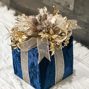 Christmas Gift Box, Christmas Decor, Christmas Gift Box Pick, Christmas ...