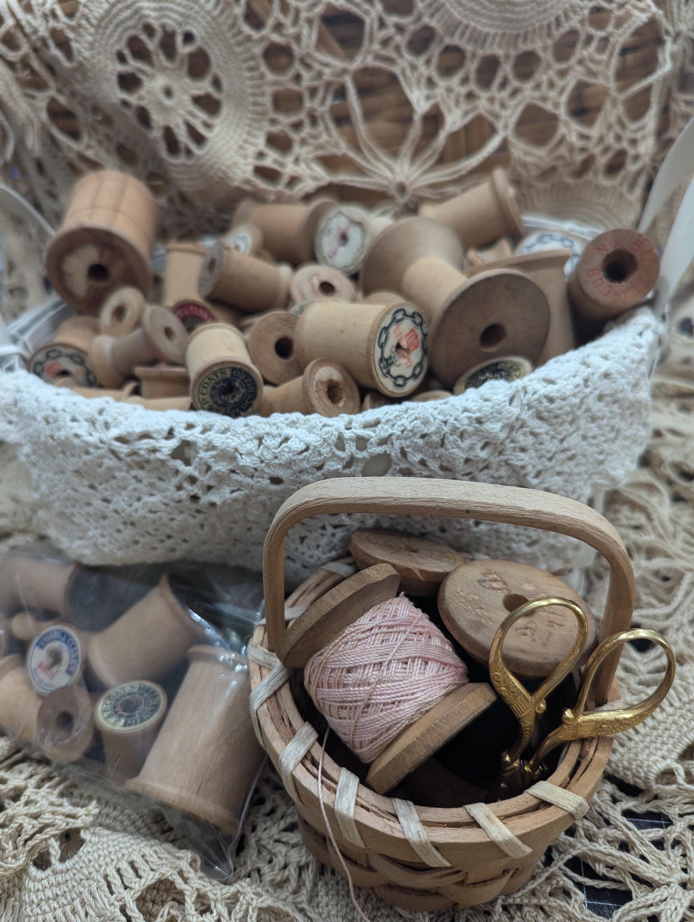 Vintage Wooden Thread Spools Old Retro Sewing Seamstress Bobbins Cotton ...