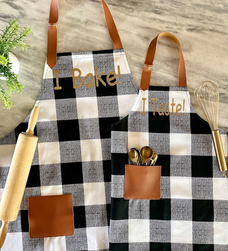 Mommy and Me Apron Set: Personalized Baking Aprons - Etsy