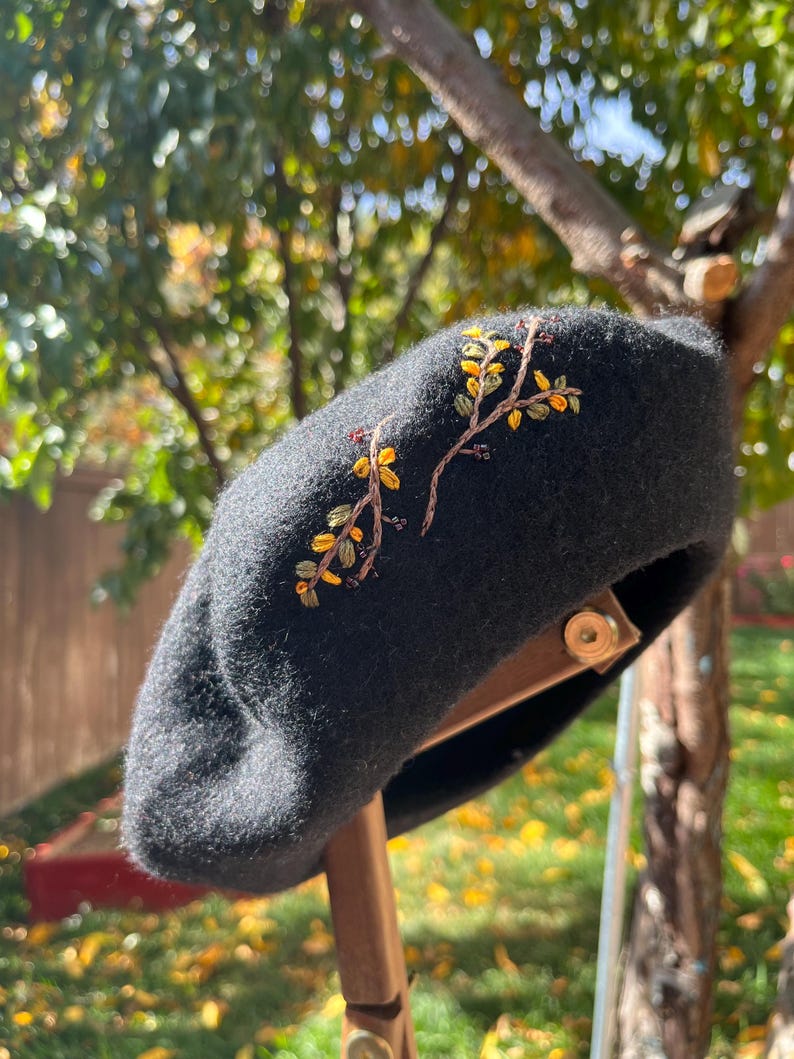 Hand Embroidered Beret | Berries & Leaves | Wool Hat - Etsy