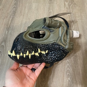 Indoraptor Dinosaur Mask With Tracking Light and Sound - Etsy