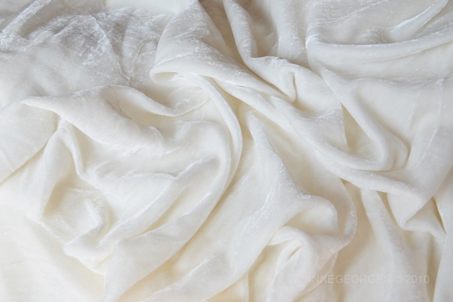 Pure Silk Velvet Fabric Dyeable as Well - Etsy
