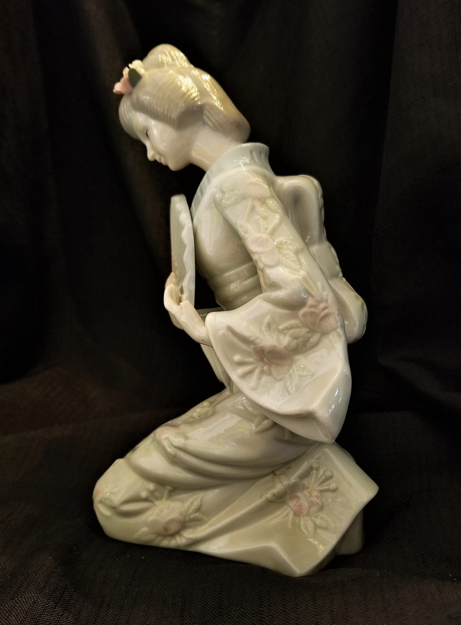 BEAUTIFUL Vintage KPM Glazed Porcelain Kneeling Geisha Woman With Fan ...