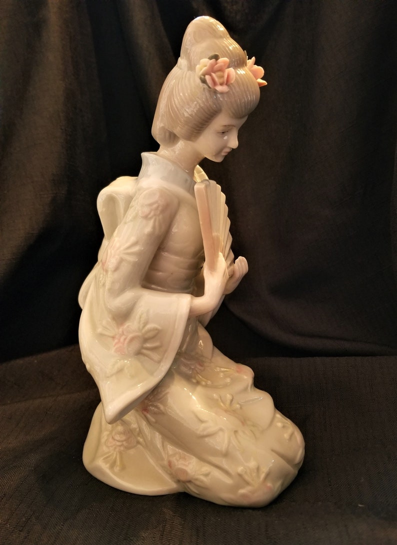 BEAUTIFUL Vintage KPM Glazed Porcelain Kneeling Geisha Woman With Fan ...