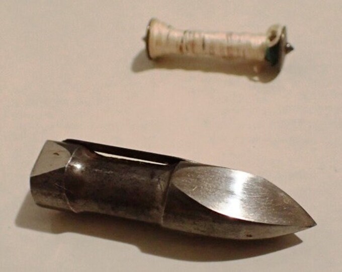 Singer Sewing Machine Bullet Shuttle With Bobbin C1910 - Etsy