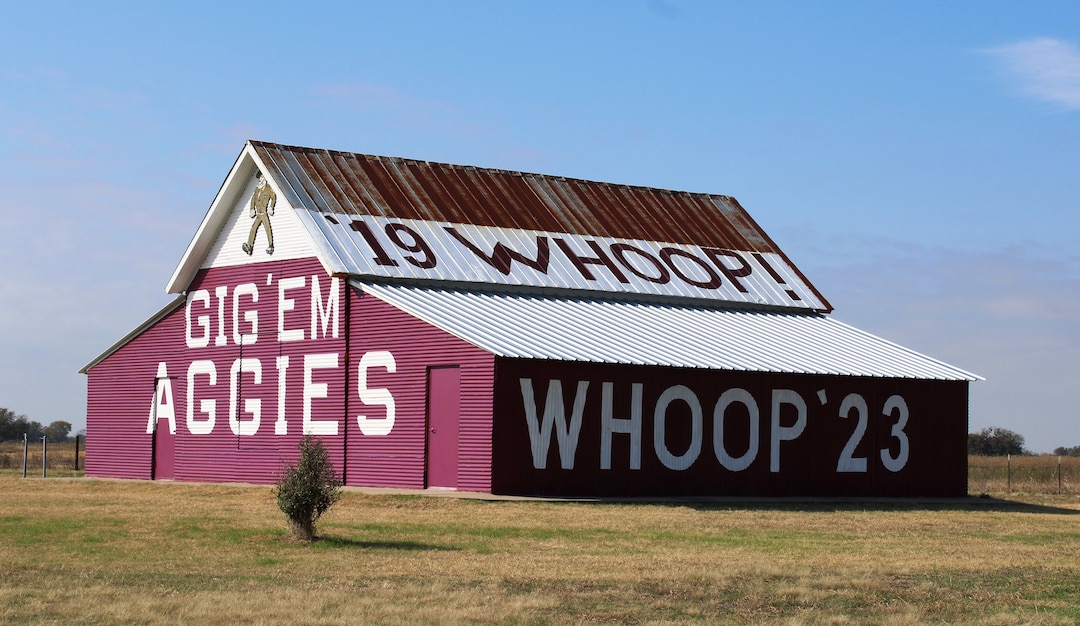Aggie Barn '19 '23 Daytime - Etsy