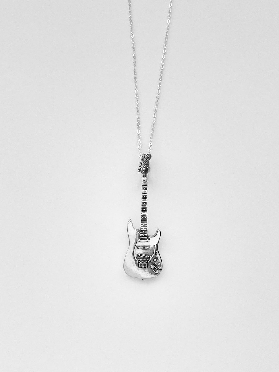 Sodo’s Strat, Dewdrop Ghoul Fender Stratocaster Guitar Necklace - Etsy