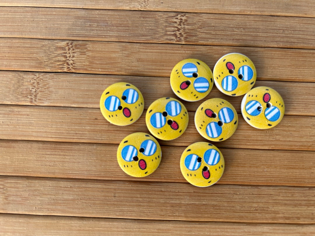 X8 Smiley Wooden Buttons 20mm for Handcraft, Wood Buttons, Sweater ...