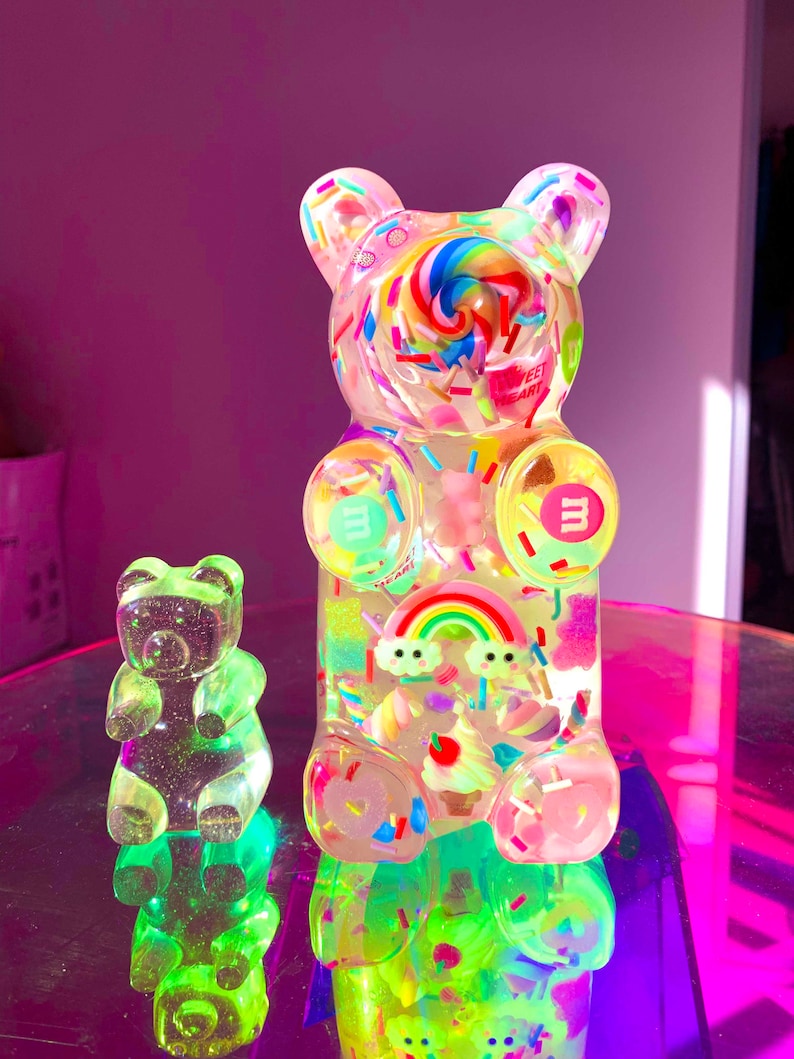 Gummy Bear Art, Giant Resin Gummy Bear, Pop Art Sculpture, Dopamine ...