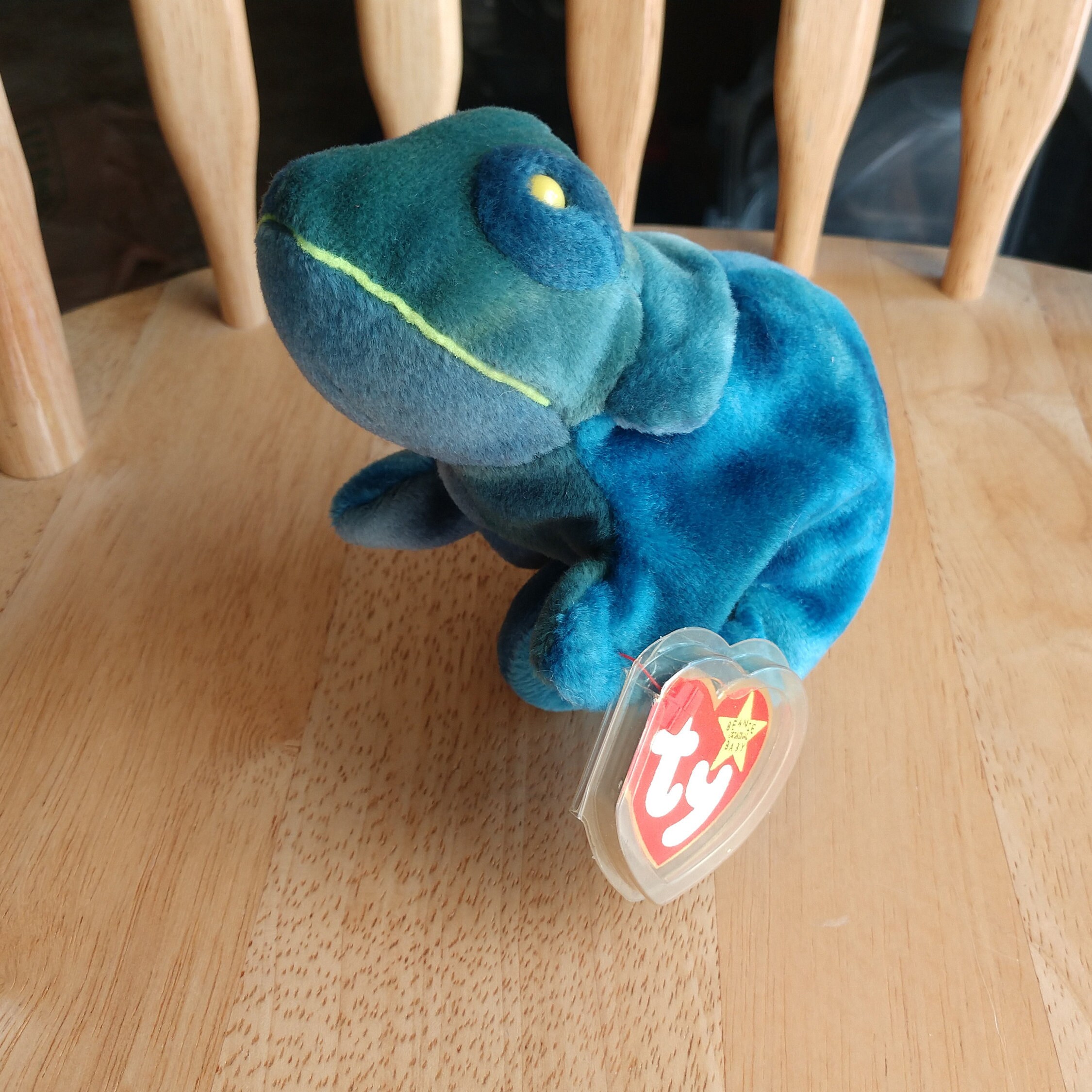 Rainbow the Chameleon ~ 1997 Ty Beanie Baby ! Tout nouveau w / Heart ...
