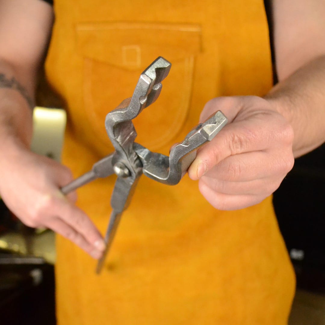 Professional Universal Blacksmith Tongs – Wolf Jaw Tongs for Square ...