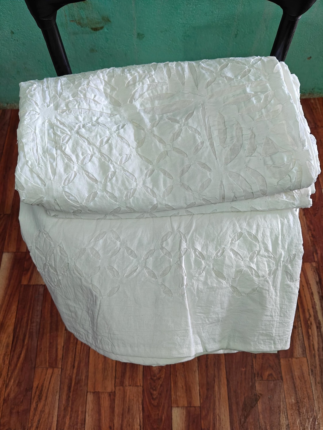 Handmade Applique Round Tablecloth: Floral Cutwork Organdy Fabric Made ...