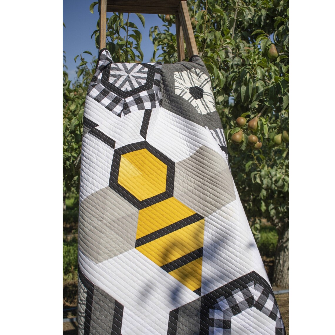 Biggy the Bee Baby Quilt Pattern - DIY Nursery Decor (PAPER PATTERN) - Etsy
