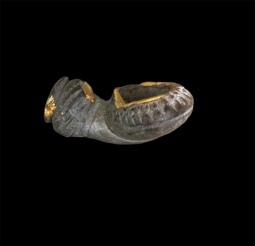 Medieval Smoking Pipe Using the Kintsugi Technique japanese: 金継ぎ Gold ...