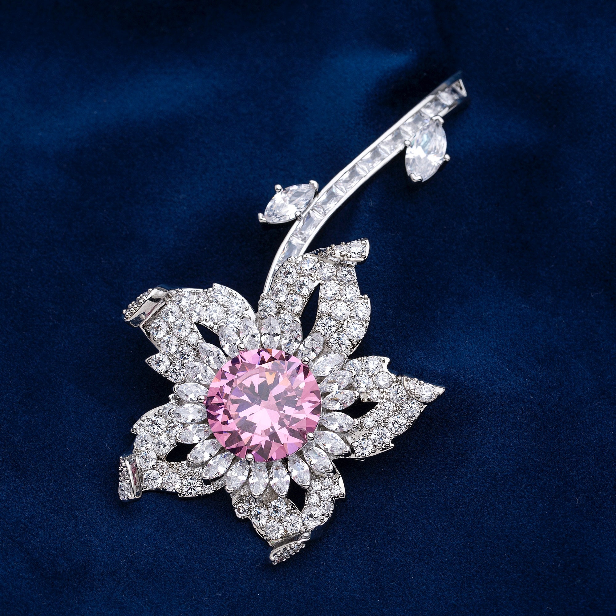Queen Elizabeth’s Williamson Jonquil Flower Brooch Reproduction With ...
