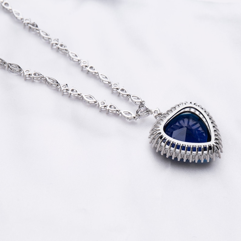 The Titanic Heart of the Ocean Necklace & Slightly Smaller - Etsy