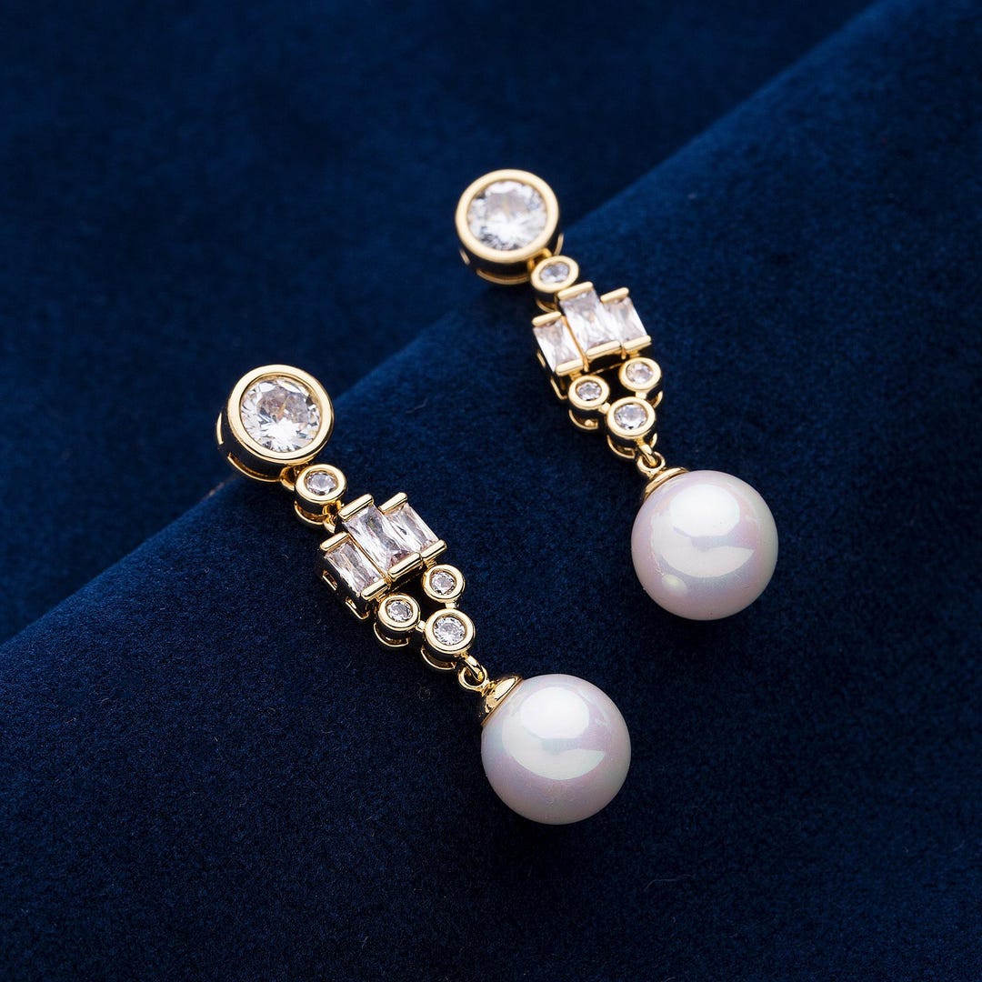 The Bahrain Pearl Earrings Reproduction With Simulated Diamonds 5A CZ ...