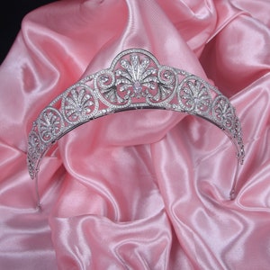 The Royal Honeysuckle Tiara With Simulated Diamonds, 5A Cubic Zirconias ...