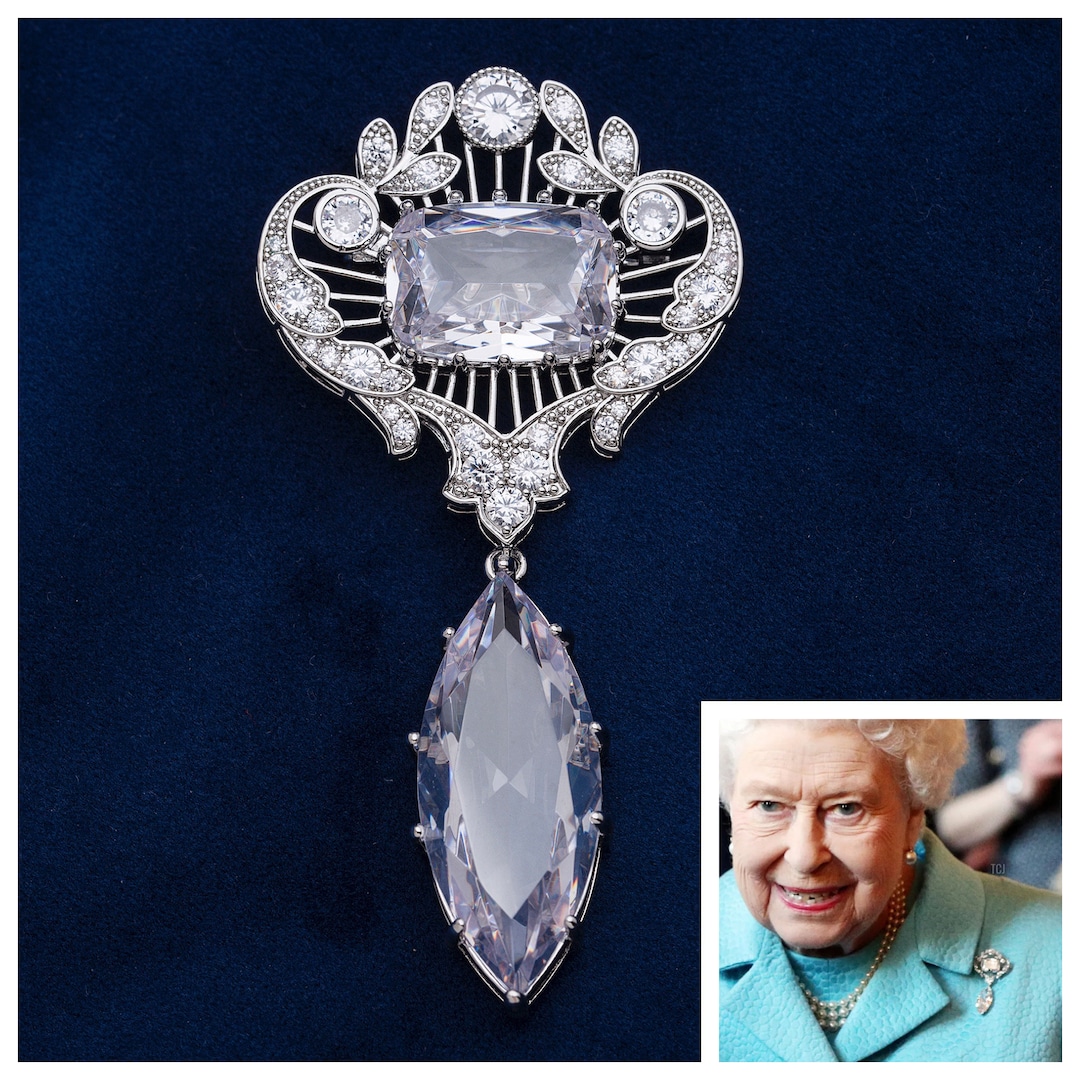 Queen Elizabeth’s EXCLUSIVE Cullinan VI and VIII Brooch Full Size ...