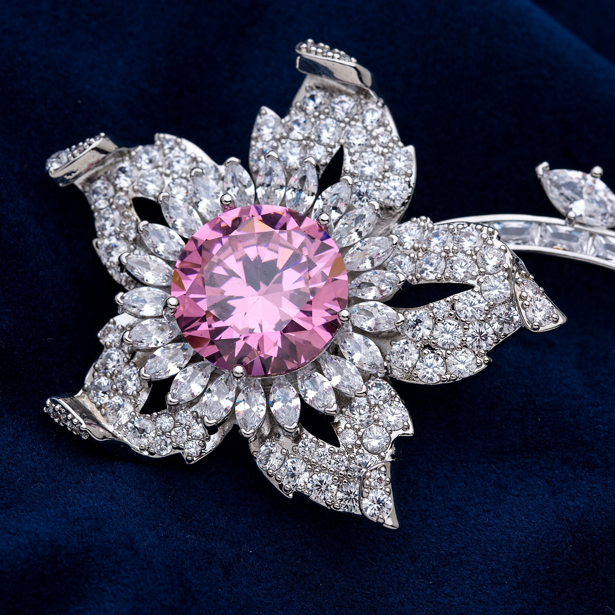 Queen Elizabeth’s Williamson Jonquil Flower Brooch Reproduction With ...